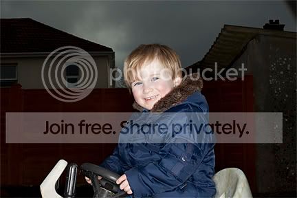 Review - Initial Review of the Lencarta Safari 600 ringflash and head ...